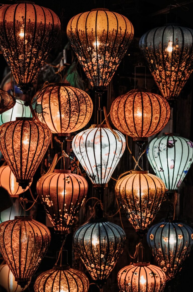 Chinese Lanterns: Illuminating Traditions and Symbolism - Hello Guide ...